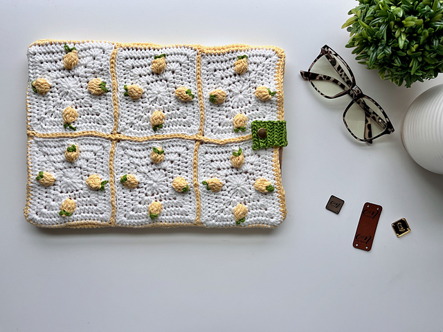 Ravelry: Lemon Laptop Sleeve pattern by Rachel Alford