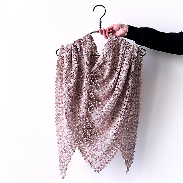 Ravelry: Silky Petals Shawl pattern by Cozysrows