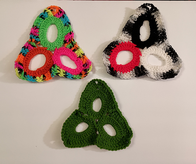 Ravelry: Tri Circle Motif pattern by Cozyy Joe