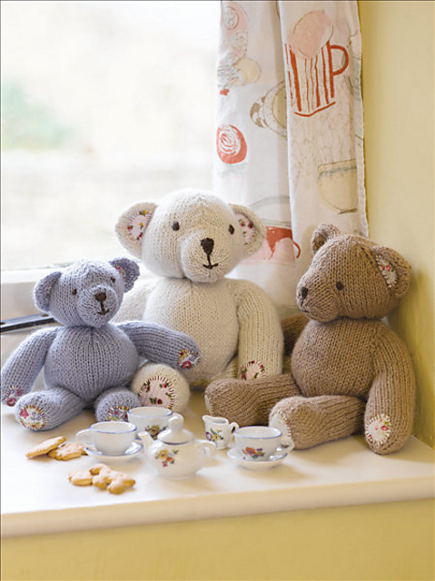 Ravelry: Three Hungry Bears pattern by Laura Long