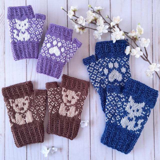 Ravelry: Pretty Paws Mitts pattern by Cherie Marie Leck