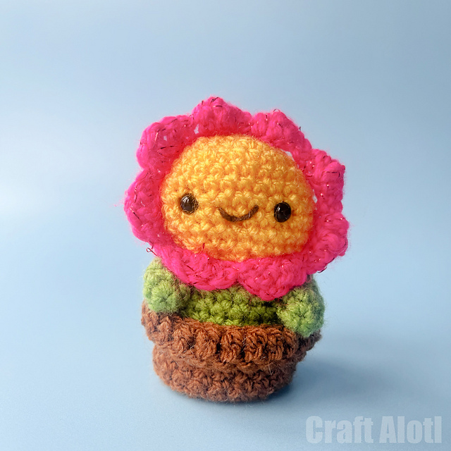 Ravelry: Flower Plant Pot Amigurumi pattern by Pip Woodley