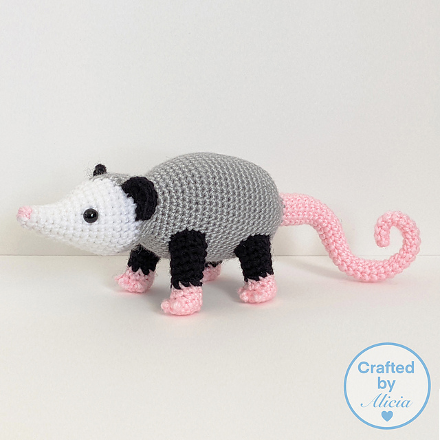 Ravelry: Opossum pattern by Alicia Perez