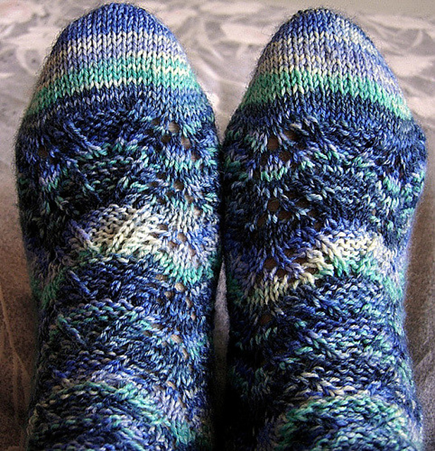 Ravelry: Feather the Waves Socks pattern by Knitting Pixie