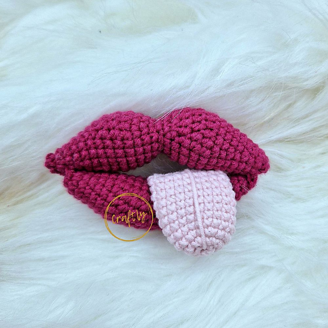 Ravelry: MOUTH pattern by Monika Tadewicz