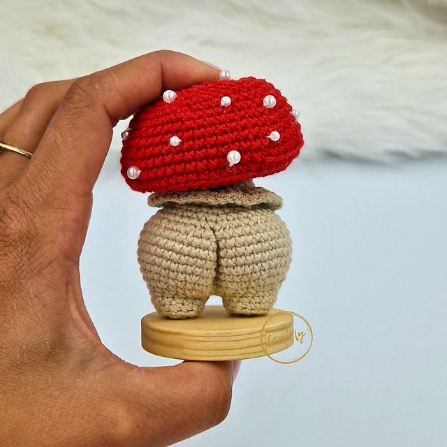 Ravelry: MINI MUSHROOM BUTT pattern by Monika Tadewicz