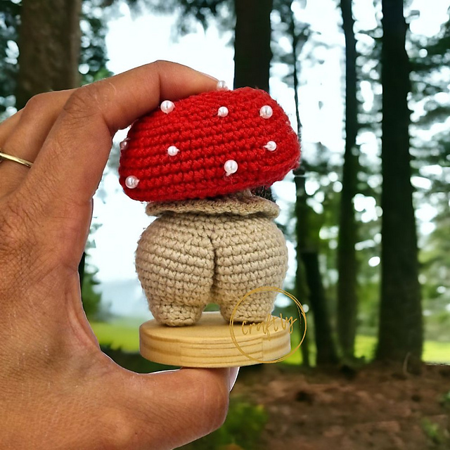 Ravelry: MINI MUSHROOM BUTT pattern by Monika Tadewicz