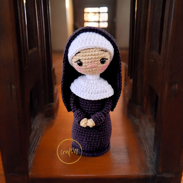 Ravelry: Mini nun pattern by Monika Tadewicz