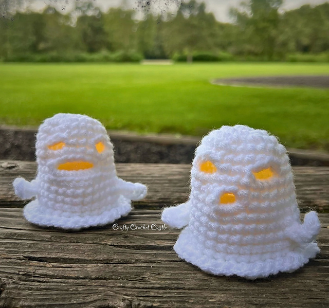 Ravelry: Light Up Ghost pattern by Jenila Mathialagan