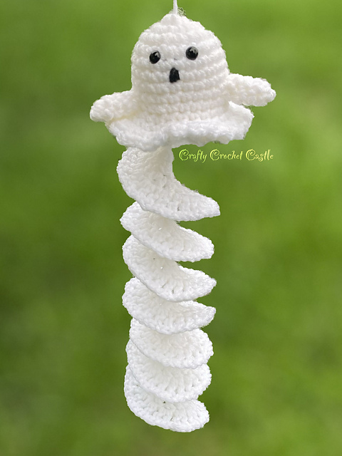 Ravelry: Ghost Spinner pattern by Jenila Mathialagan