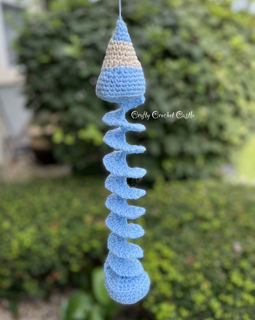 Ravelry: Color Pencil Wind Spinner pattern by Jenila Mathialagan