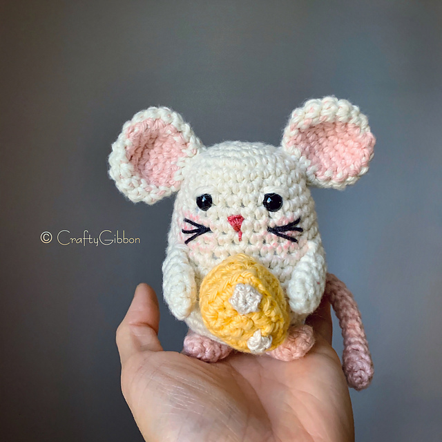 Ravelry: Lil'Al the Mouse pattern by CraftyGibbon