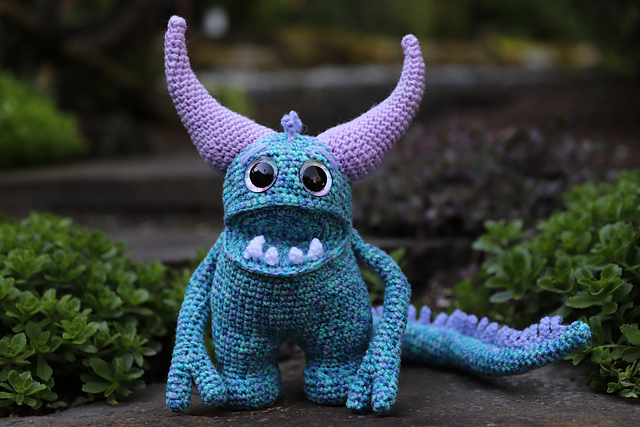 Ravelry: Cylinder Monster Body with Open Mouth and Legs pattern by ...