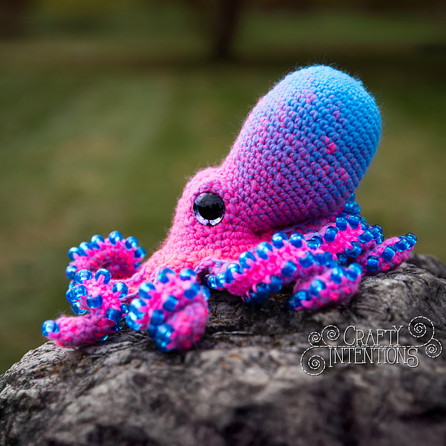 Ravelry: Medium Realistic Octopus pattern by Megan Lapp