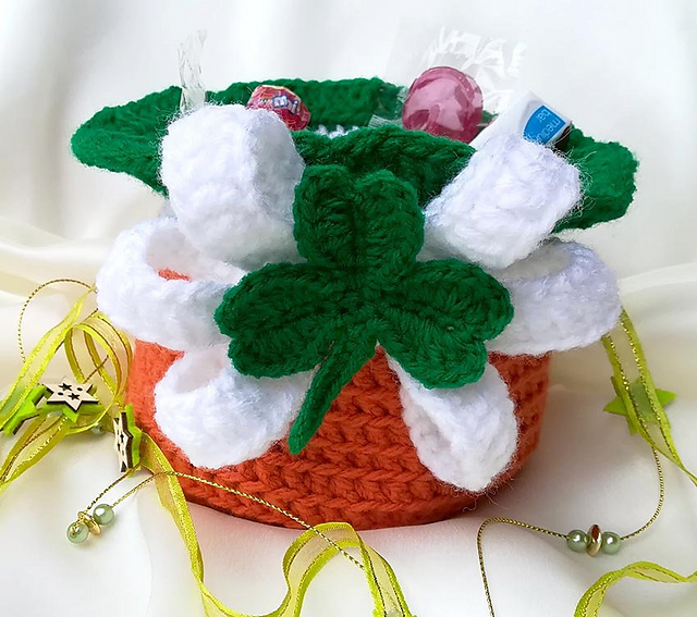Ravelry: Shamrock basket pattern by CraftyLady