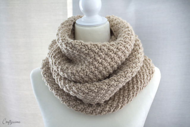 Ravelry: Bulky Alpaca Cowl | Circular Knitting pattern by Tatiana Madan