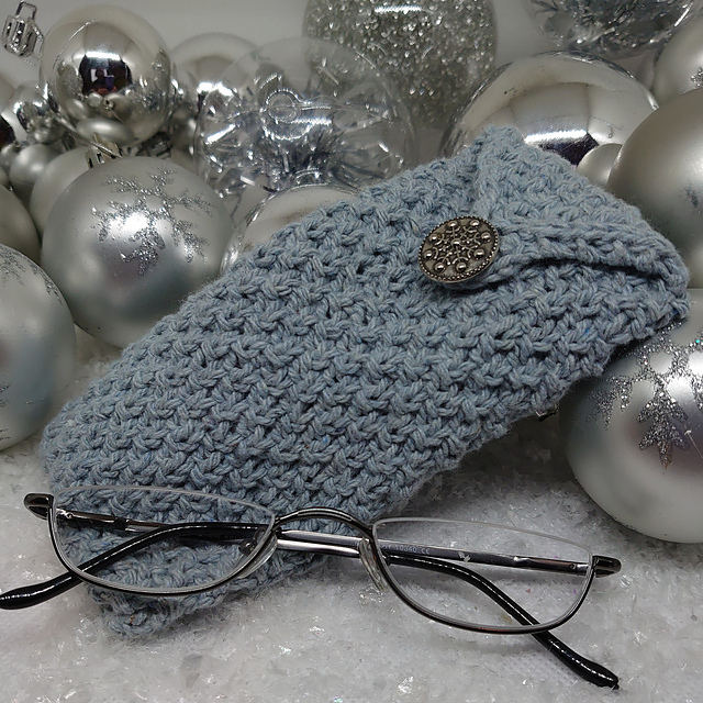 Ravelry: four calling birds pattern by Sue Whiting Designs
