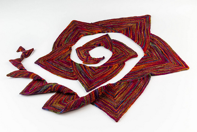 Ravelry: Triangle Dangle pattern by Ursa Major Knits