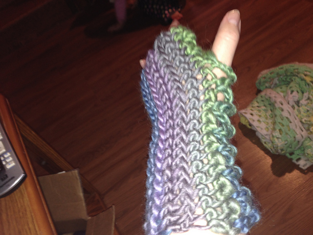 Ravelry: Fingerless Gloves pattern by Corinne Freeman