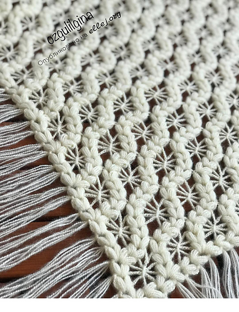 Ravelry: Puff spiders crochet shawl pattern by Elena Kozhukhar