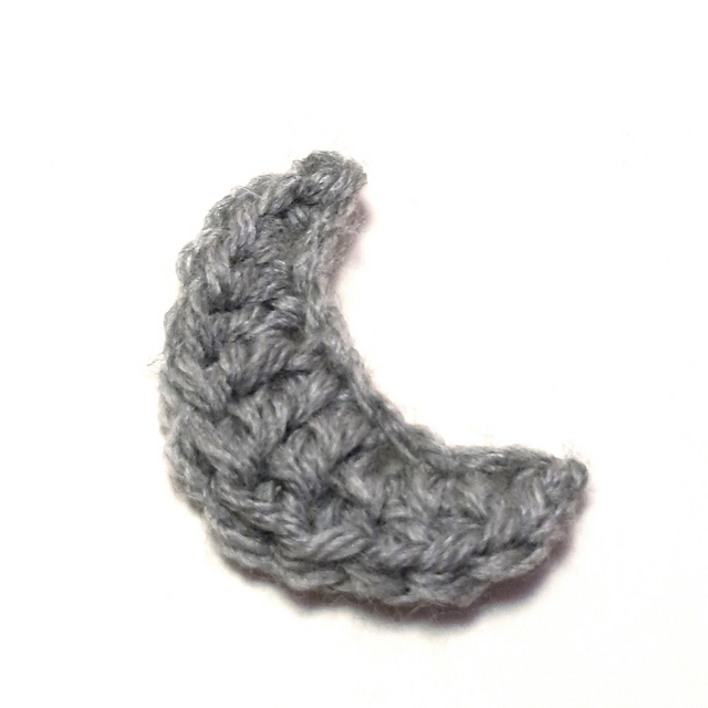Ravelry: Moon Applique pattern by Dani West
