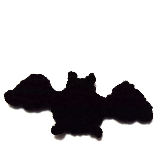 Ravelry: Bat Applique pattern by Dani West