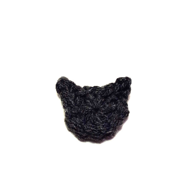 Ravelry: A Cat Applique pattern by Dani West