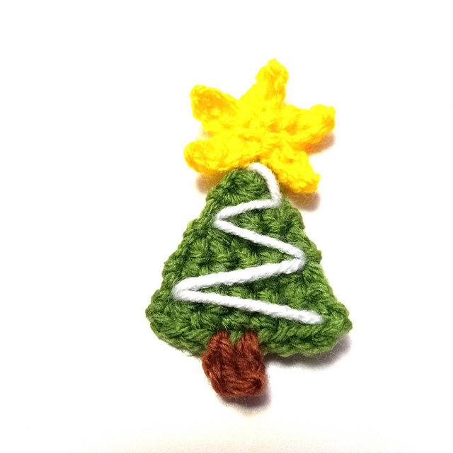 Ravelry: Christmas Tree Applique pattern by Dani West