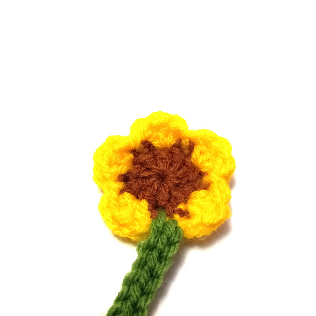 Ravelry: Sunflower Bookmark pattern by Dani West