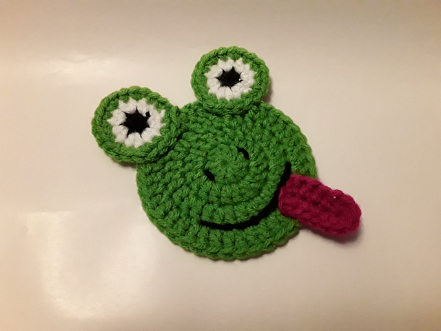 Ravelry: Frog Face Coaster pattern by Dani West