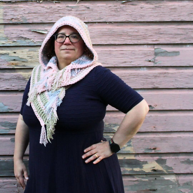 Ravelry: Warm Hug Hood pattern by Jessie Rayot