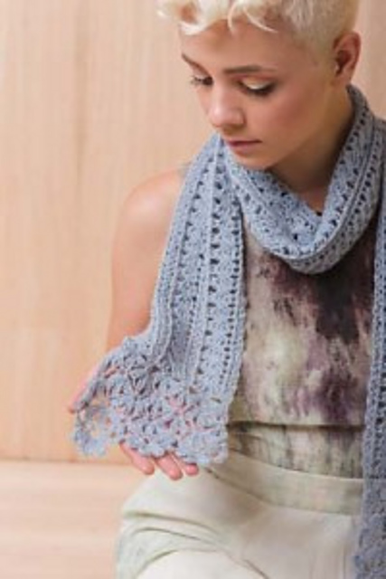 Ravelry: Feathery Scarf pattern by Lisa Naskrent