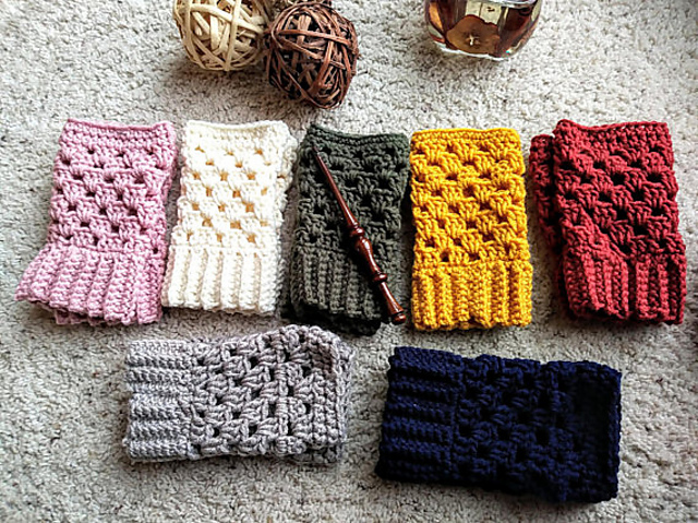 Ravelry: The Madeline Mittens pattern by Mary Riddle