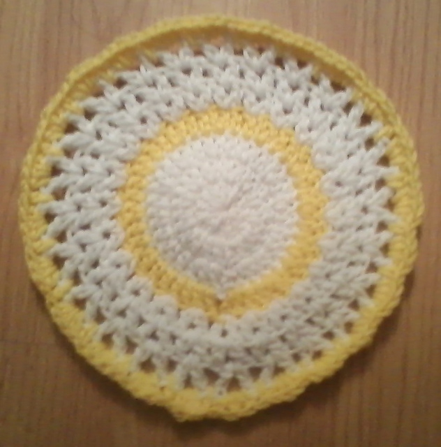 Ravelry: Daisy Dishcloth & Scrubbie Set pattern by Doni Speigle