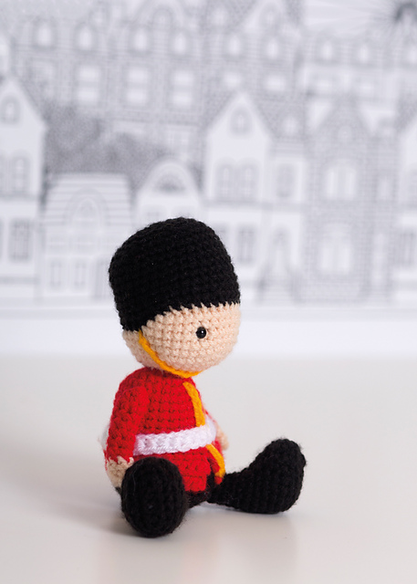 Ravelry: Queen’s Guard pattern by Hugh Metcalf