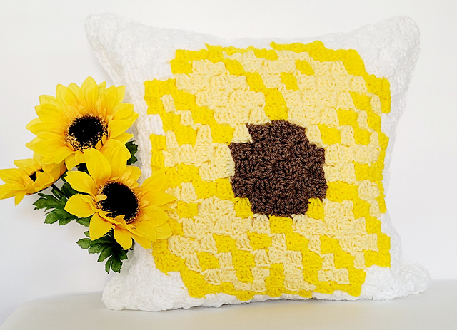 Ravelry: C2C Sunflower Throw Pillow Cover pattern by Judy Malcolm