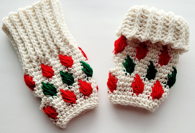 Ravelry: Spike Puff Fingerless Gloves pattern by Judy Malcolm