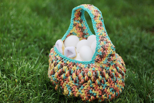 Ravelry: Easter Bubble Basket pattern by Ellen Bergmann