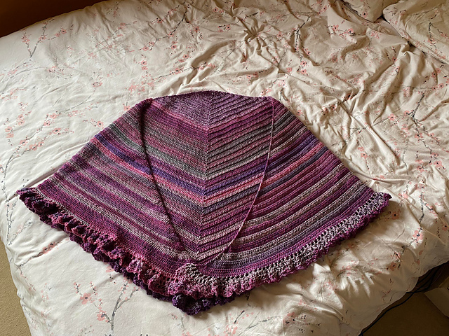 Ravelry: The feeling fancy shawl pattern by Amanda Carlisle