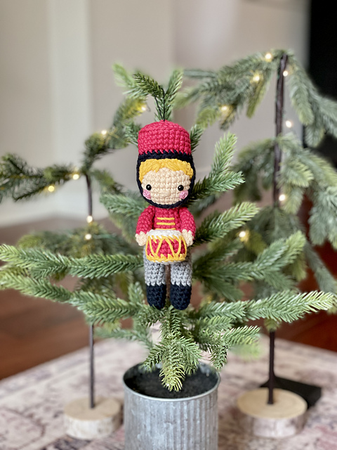 Ravelry: Drummers Drumming pattern by Jennifer Percival