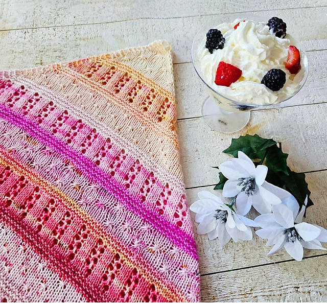 Ravelry: Trifle Advent Shawl pattern by Crystal Tea Knits