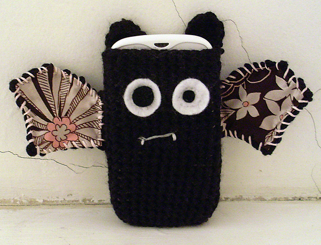 Ravelry: vampire bat mobile phone case pattern by Nicola Schofield