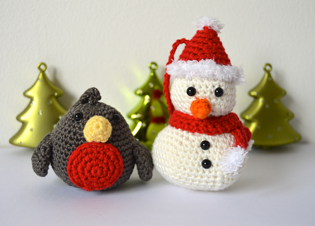 Ravelry: Christmas Robin pattern by Curly Girl Coop