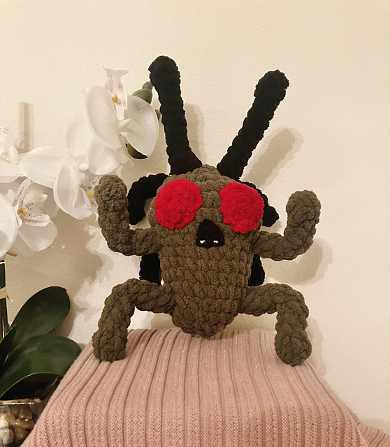 Ravelry: Lethal Company Hoarder Bug pattern by Kawaii Nerdy Crochet