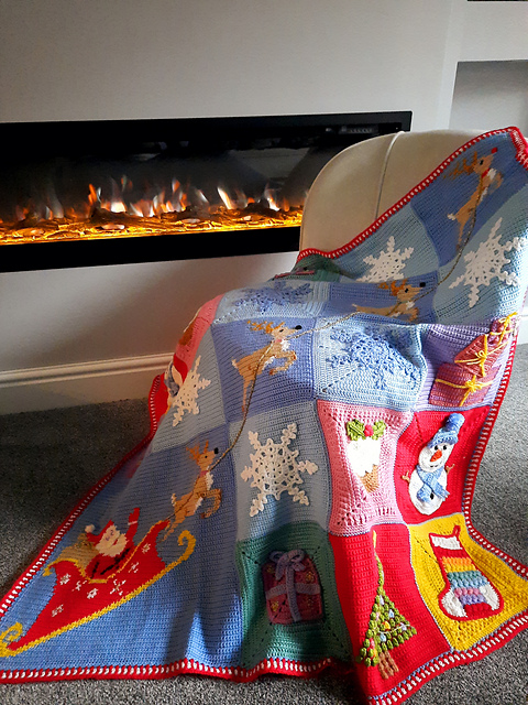 Ravelry: Reindeer Square pattern by Lisa Hooper