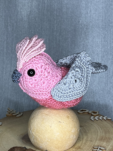 Ravelry: Mini African Flower Galah pattern by Sarah Barratt