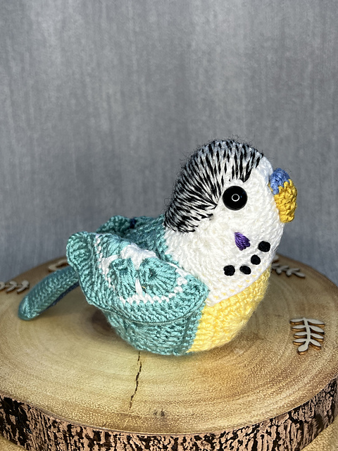 Ravelry: Mini African Flower Budgerigar pattern by Sarah Barratt