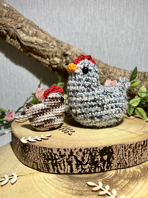 Ravelry: Clara Cluckington pattern by Sarah Barratt