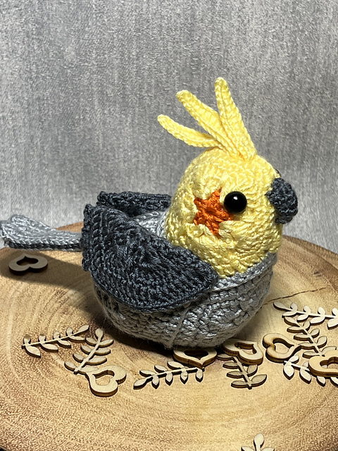 Ravelry: African Flower Cockatiel pattern by Sarah Barratt