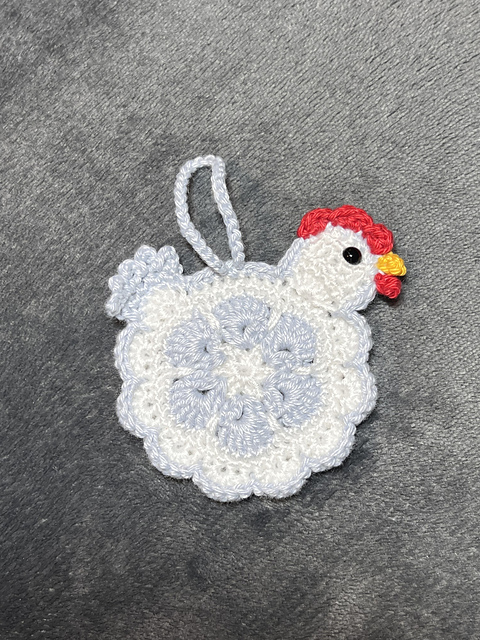 Ravelry: Chicken ornament garland pattern by Sarah Barratt